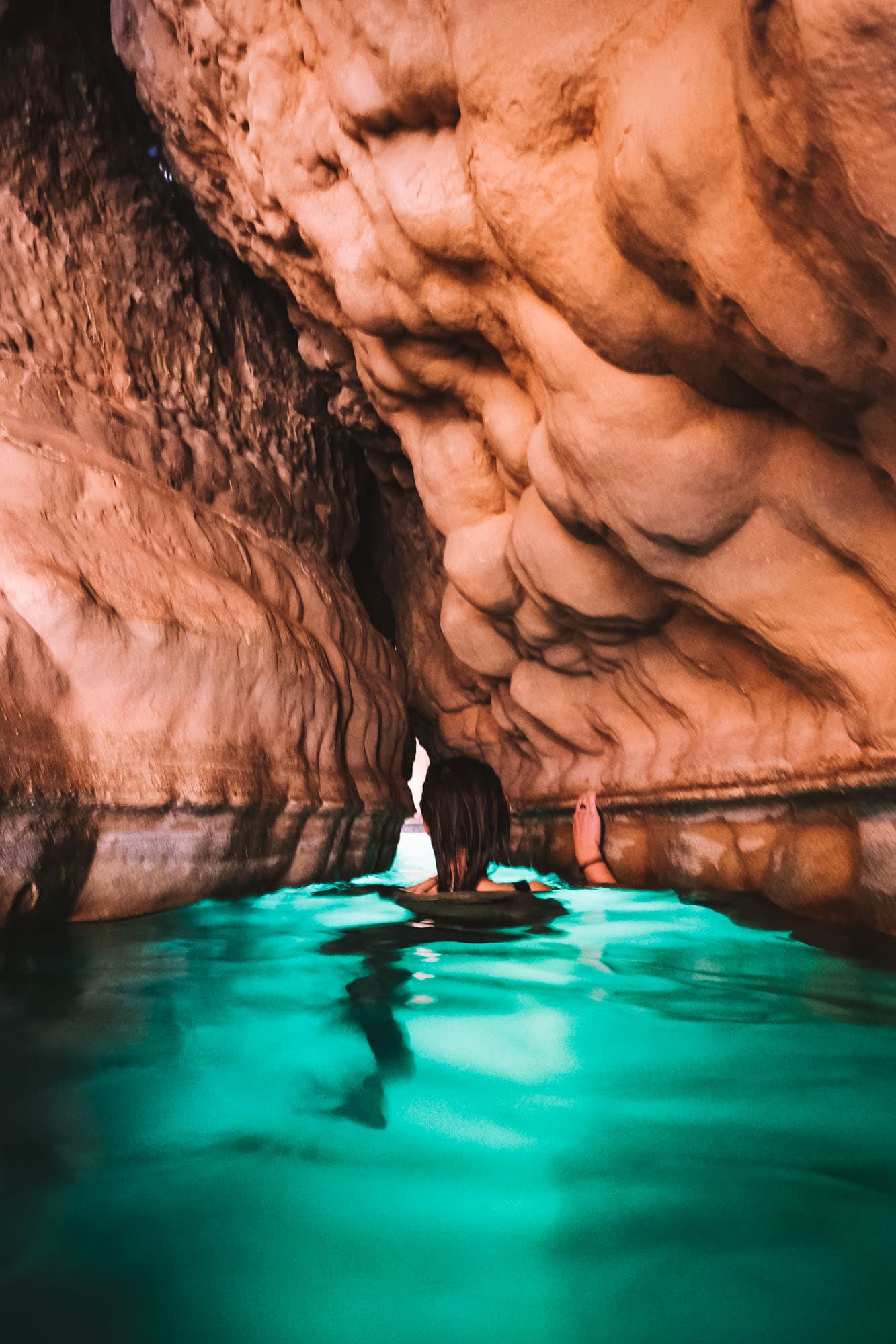 Wadi Shab in Oman: Swim in a Turquoise Wadi - TRAVELREBELS