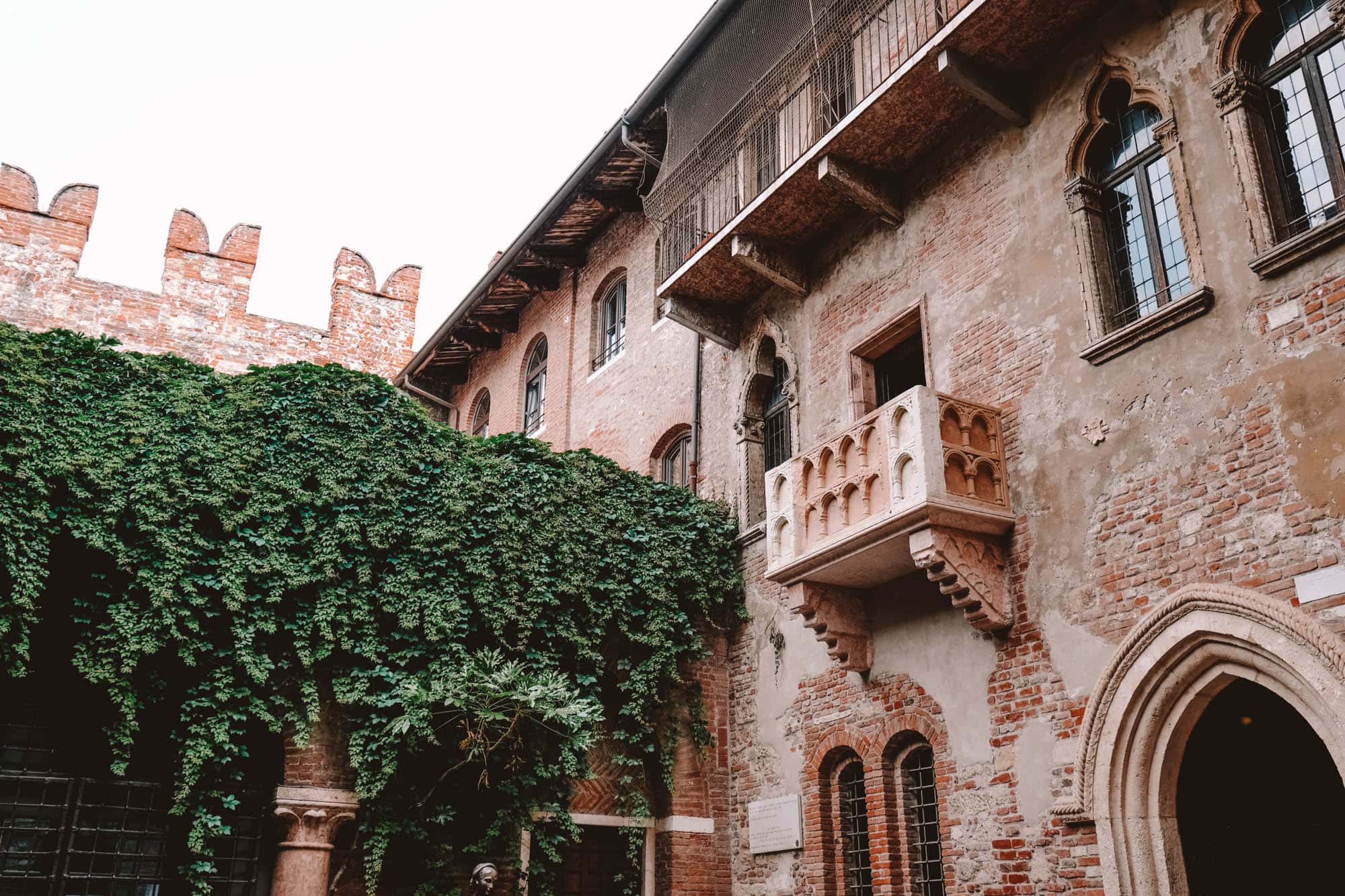 What to Do in Verona? 10 Tips + City Walk - Travelrebels