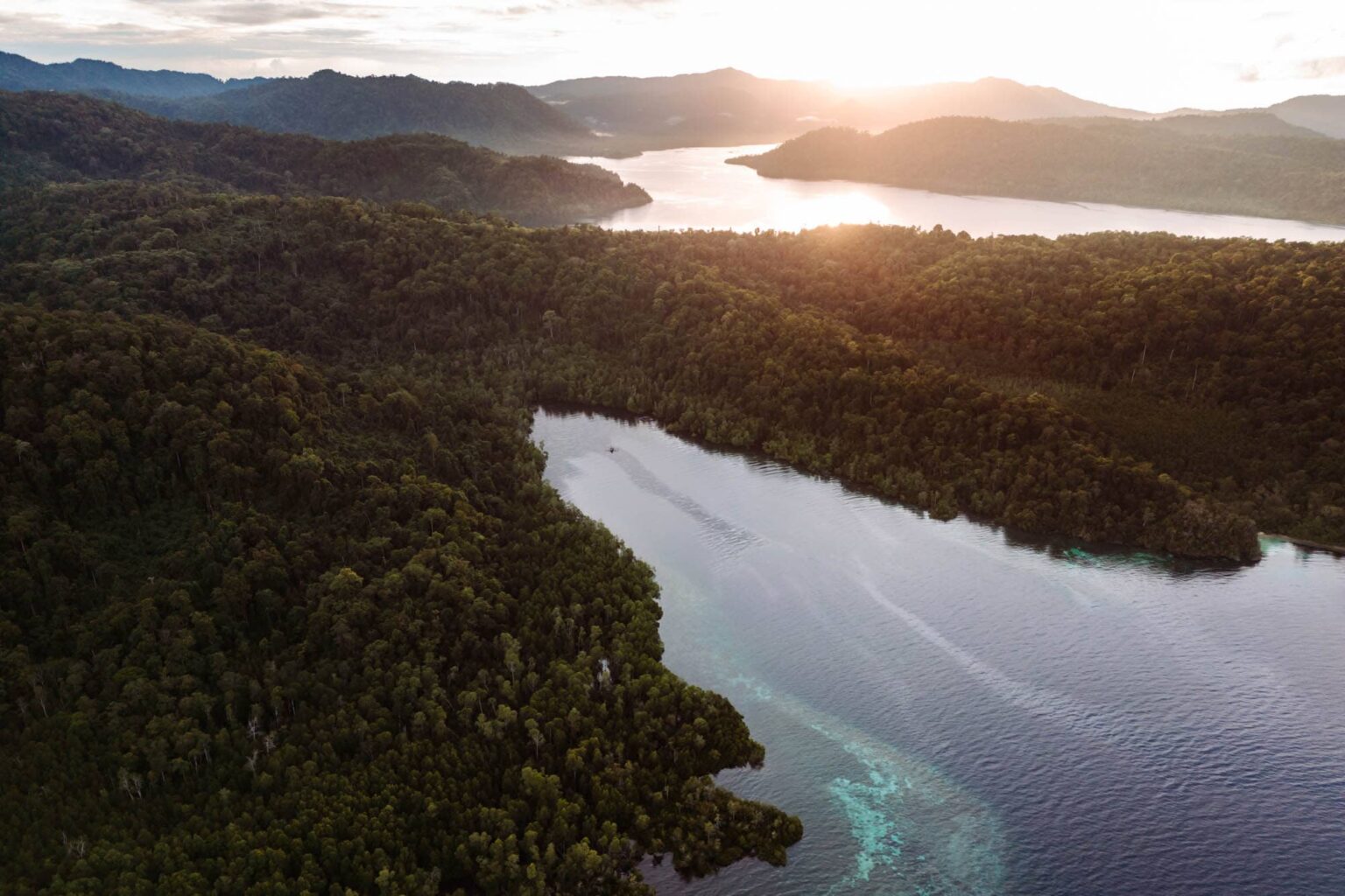 TRAVELREBELS / 10 Tips for Traveling in Raja Ampat